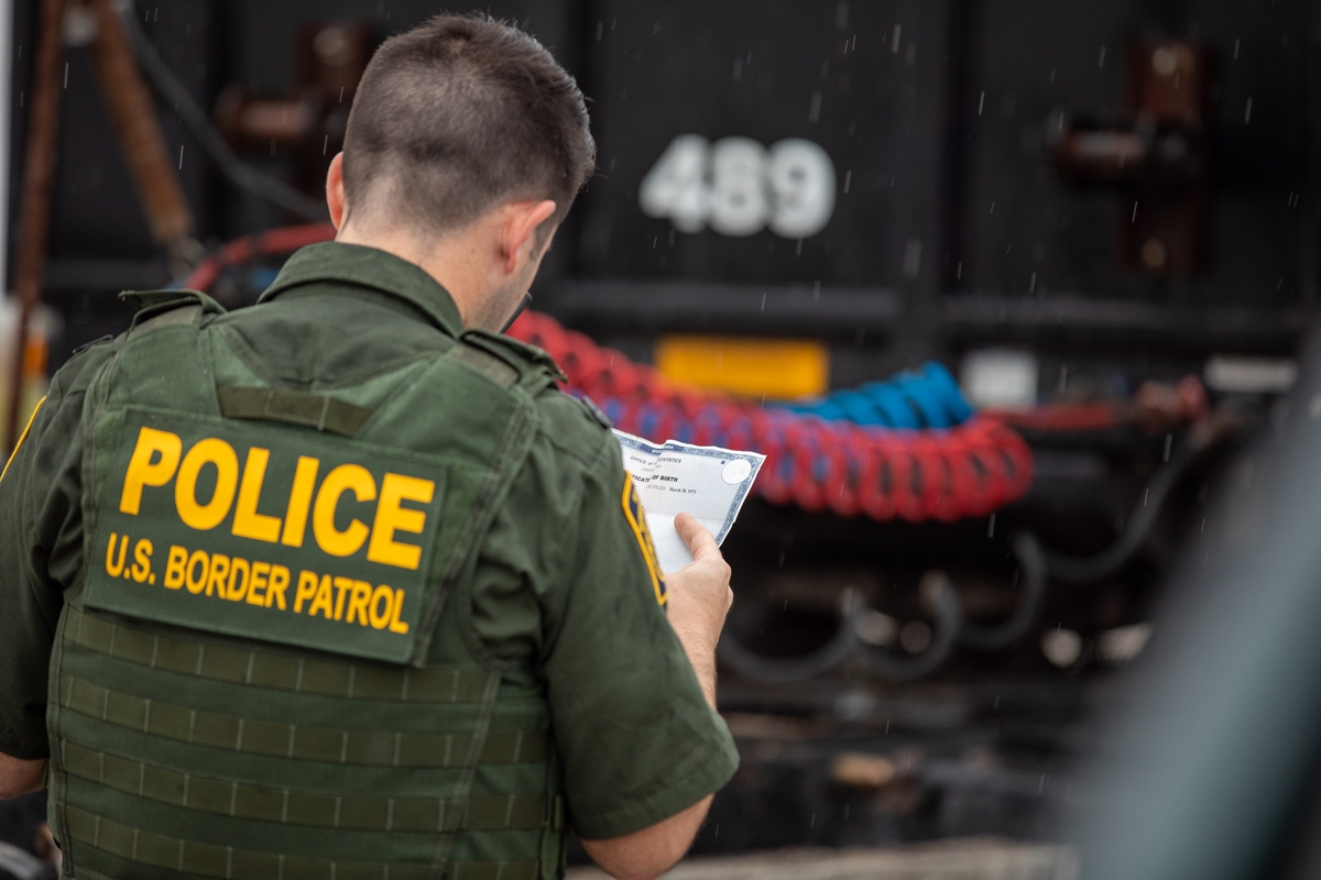 Illegal Immigrant Found With Loaded Shotgun Meth In Orleans Vermont