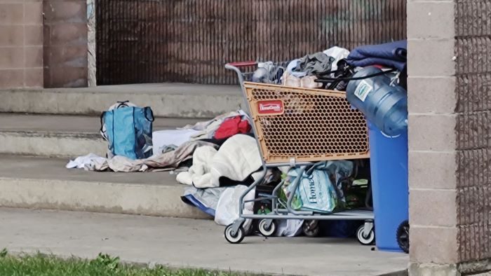 Burlington mayor provides homeless encampments with dumpsters ...